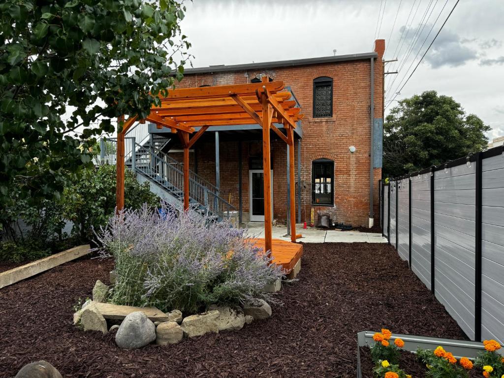 The Leanor, Aztec (updated prices 2025)