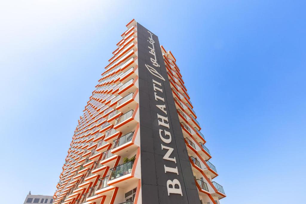 Binghatti Gateway Family 2BR with Balcony, Close to Dubai Mall & Burj ...