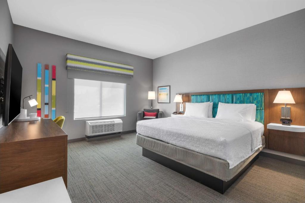 Hampton Inn & Suites Bakersfield Central, Bakersfield (updated prices 2025)