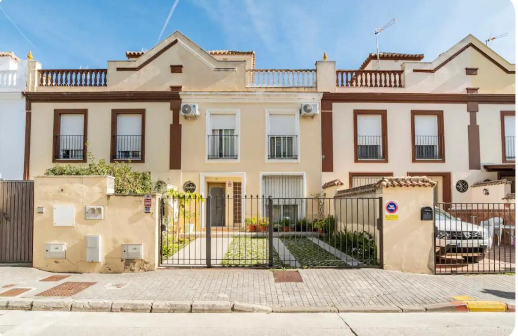 Casa adosada Benalup, Benalup-Casas Viejas (precios actualizados 2025)