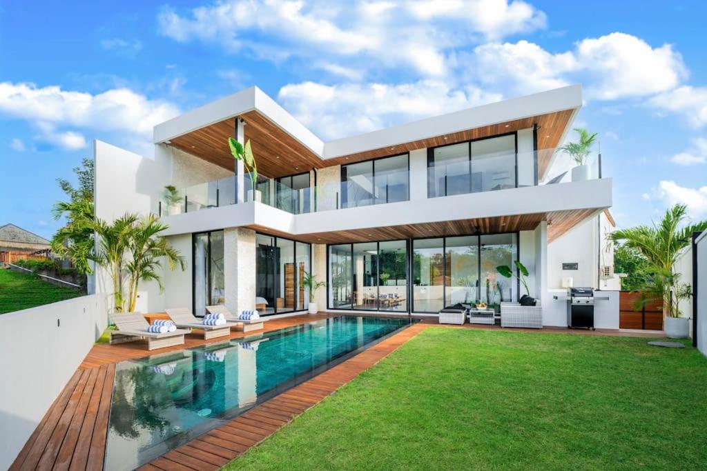 Luxury 5br villa Jacuzzi Canggu, Canggu (updated prices 2026)