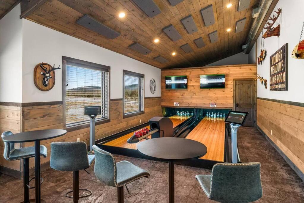 Dazzling New Lux Bowling Pickleball Pool Mtn Views, Wear Valley ...