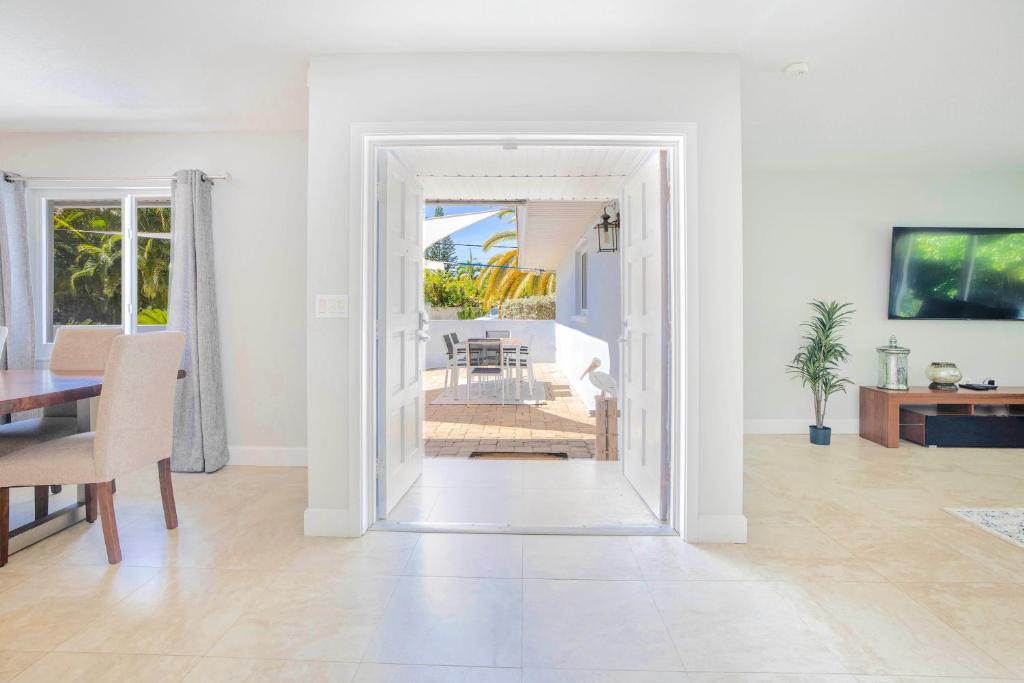 Casa Tranquila - Private Patios, Beach, Village, 100 steps to Best ...