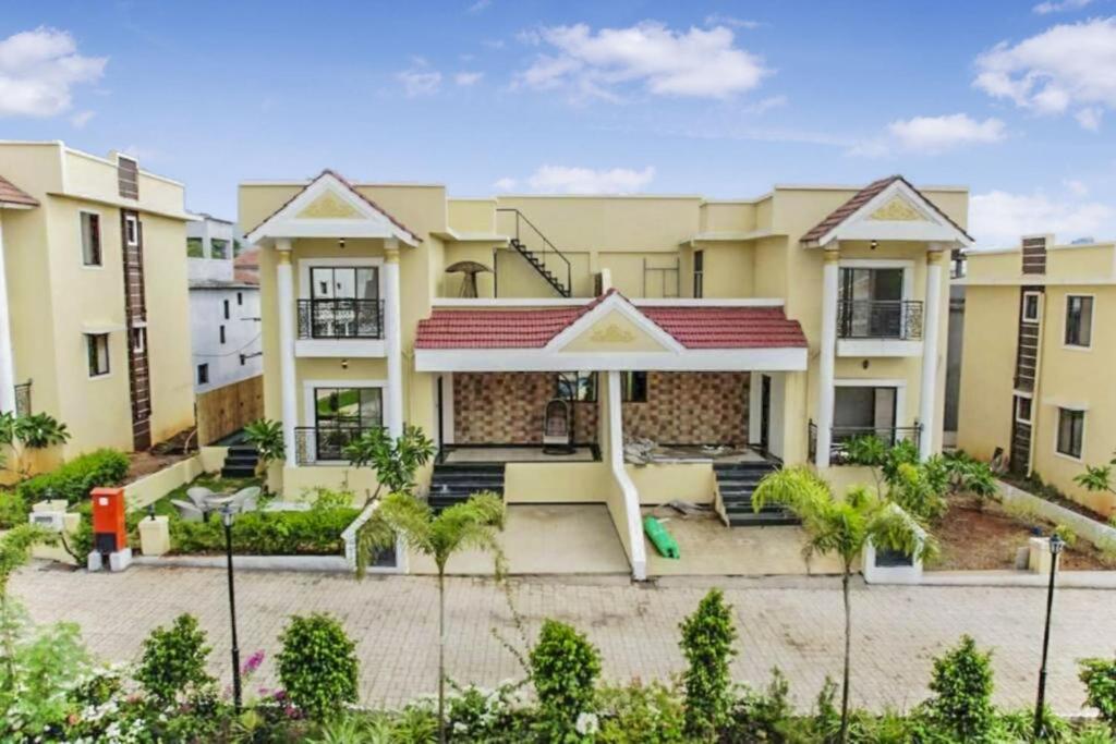 3BHK with pool - Sunset Palazzo by Universe Villas, Dhamni (updated ...
