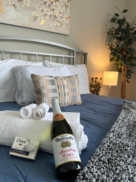 Private Room in Palmetto Home - Lake Front, Gillette (updated prices 2025)