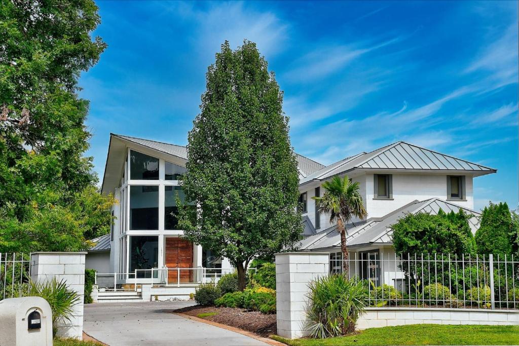 Oasis at Eden Way, Virginia Beach (updated prices 2026)