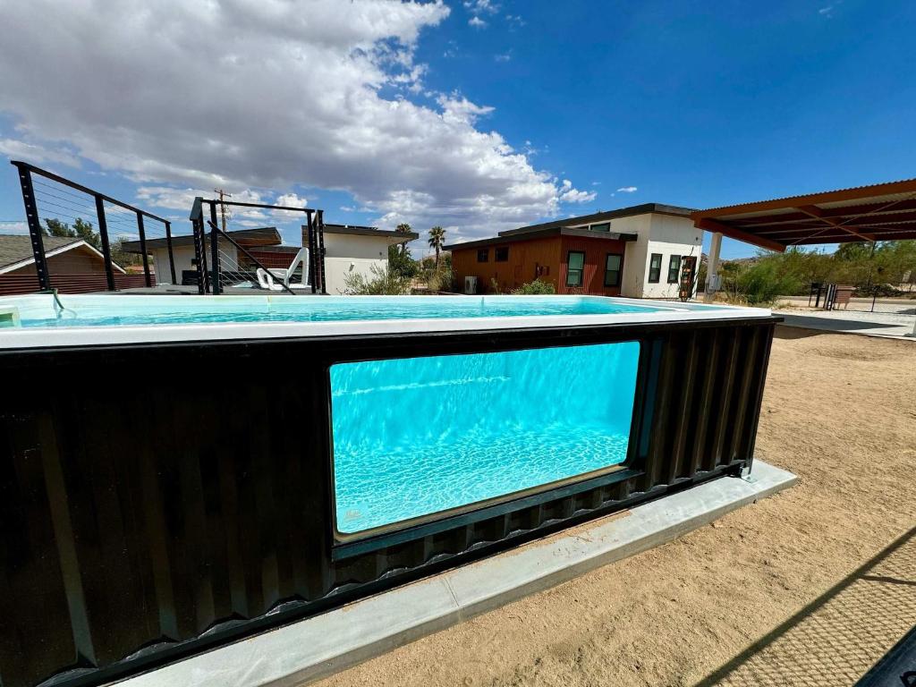 Desert Contemporary Compound - Large Modern Oasis, Joshua Tree (updated ...