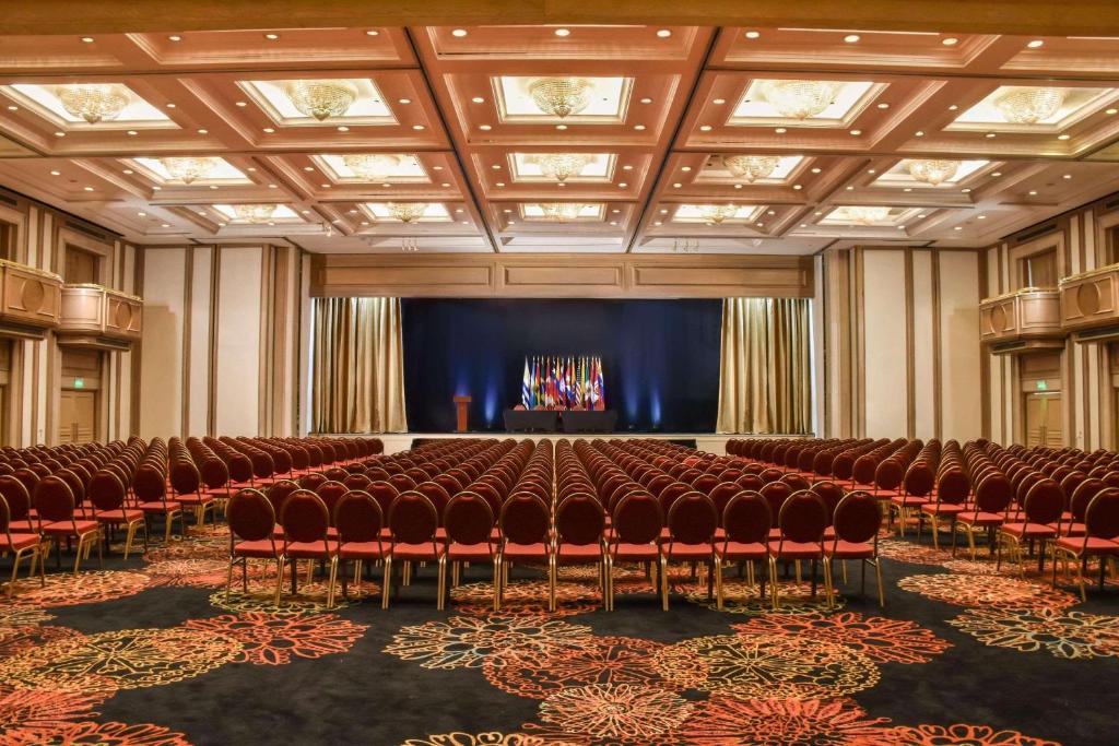 Radisson Montevideo Victoria Plaza Hotel, Montevideo (updated prices 2025)