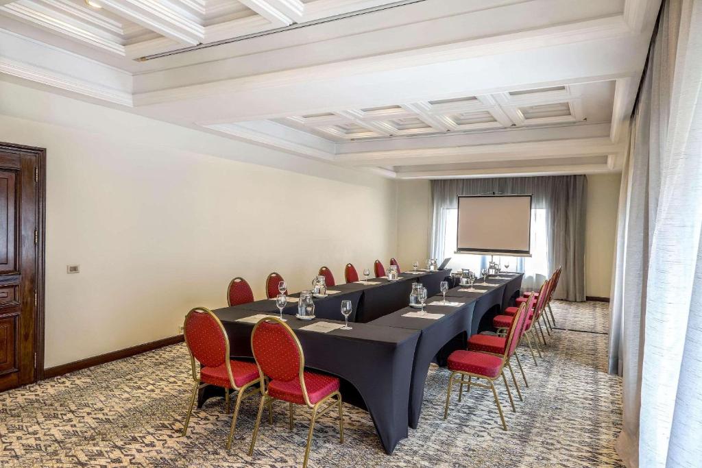 Radisson Montevideo Victoria Plaza Hotel, Montevideo (updated prices 2025)