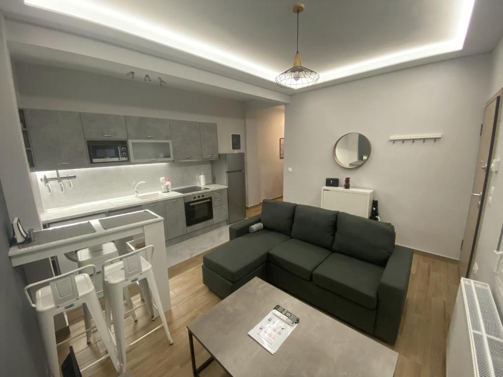 Renovated apartment with separate access, Thessaloniki (updated prices ...