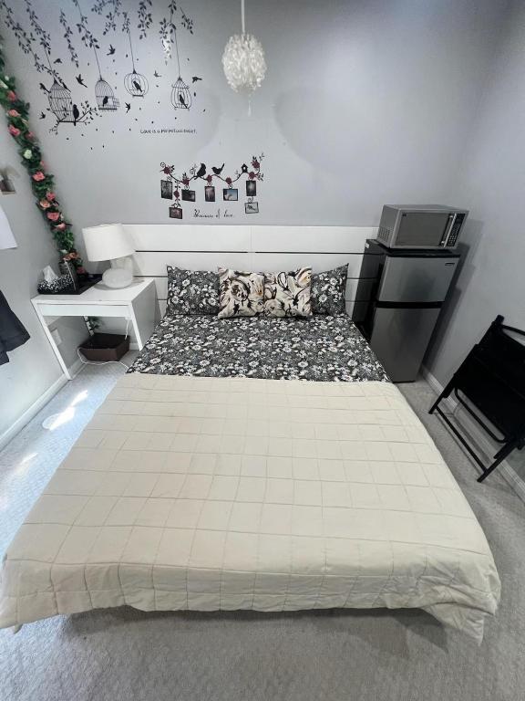 Private, Secure, Immaculate & Cozy Room, Brampton (updated prices 2026)