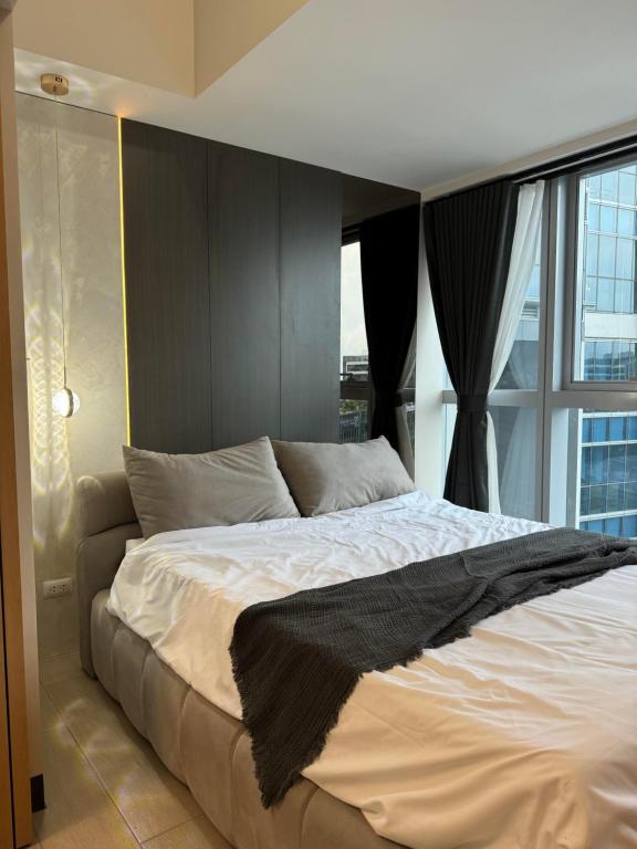 Staycations Up Above 17 at BGC, Manila (updated prices 2025)