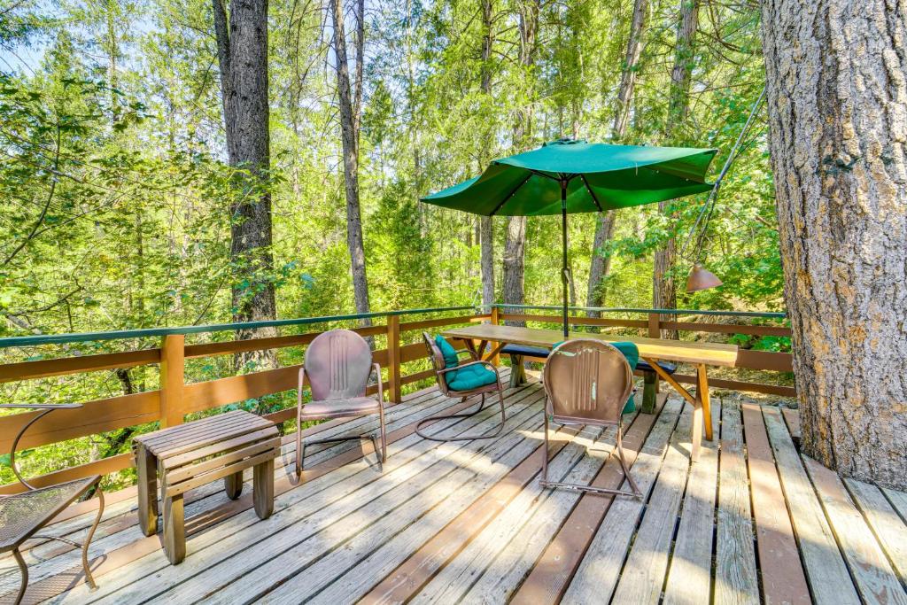 Deck and Al Fresco Dining Washington Cabin Escape!, Washington (precios ...