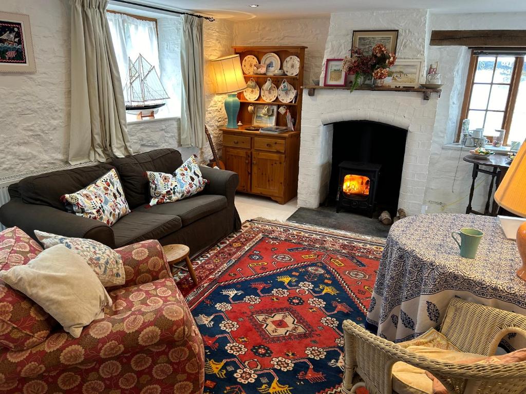 Cosy Boathouse Cottage by the sea with log burner, Bucks Mills (updated ...