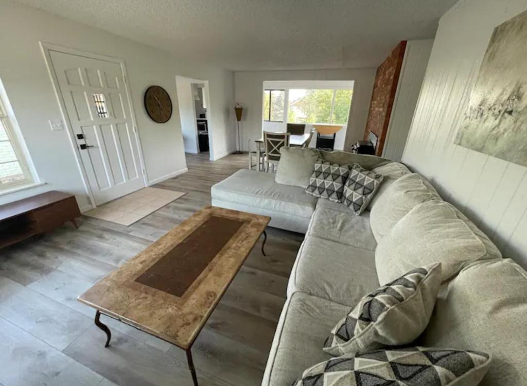 Executive Ranch near Old Town, Fort Collins (updated prices 2025)