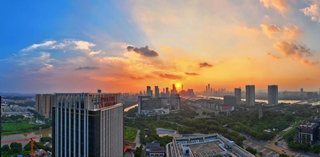 Guangzhou Pazhou LN DongFang Hotel-Free shuttle bus to the Pazhou ...