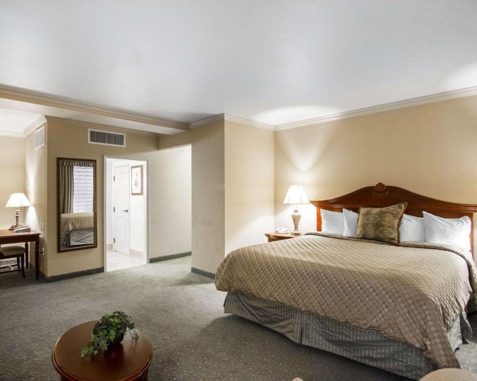 Liberty Hotel, Ascend Hotel Collection, Cleburne (updated prices 2025)