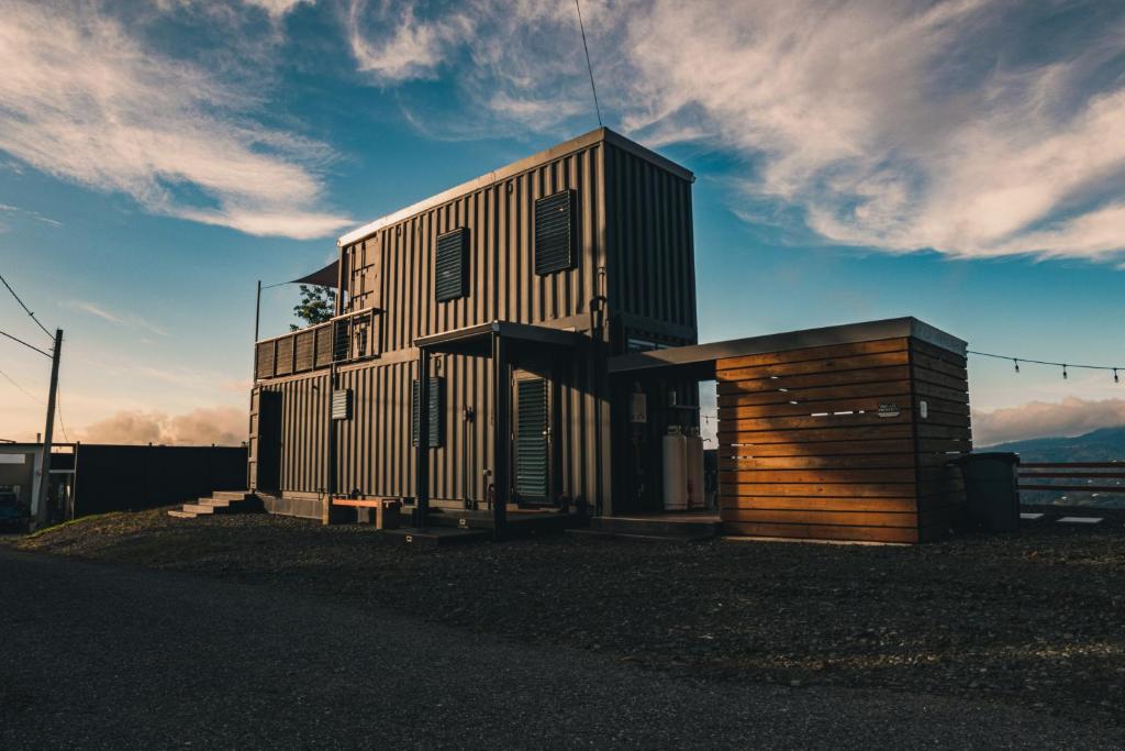 Ferrous Paradise - Tiny Container home in Adjuntas（アドフンタス）：（最新料金：2025年）