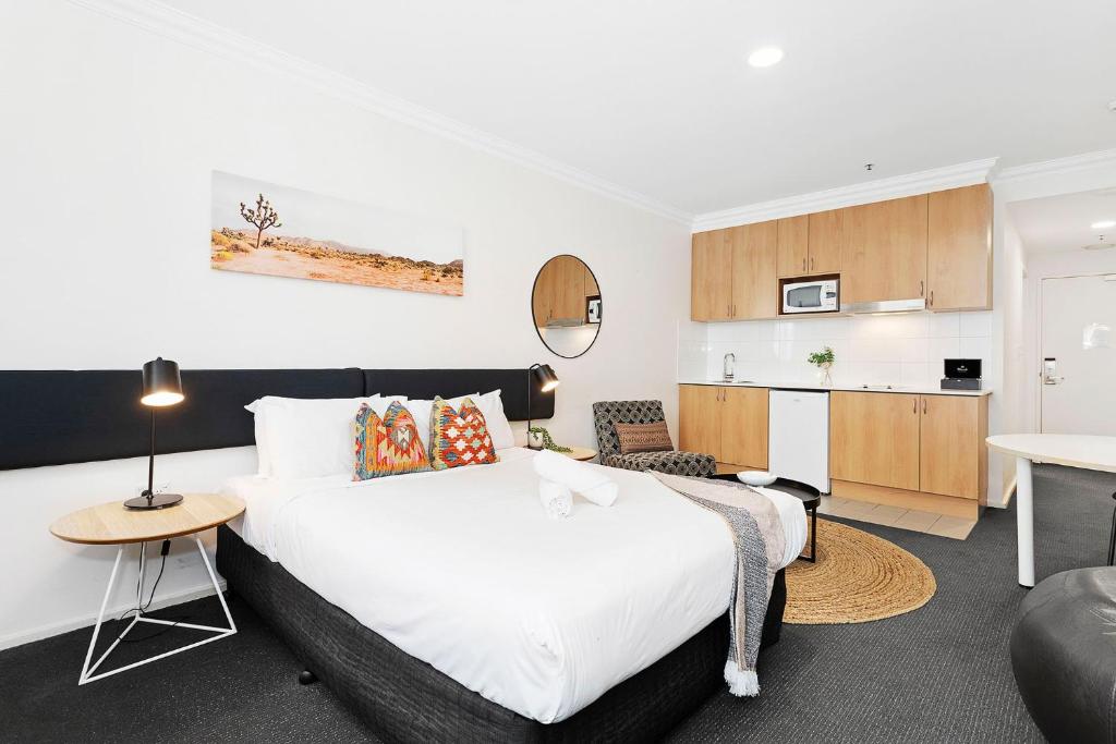 Stylish Urban Gem Downtown Perth, Perth (updated prices 2026)