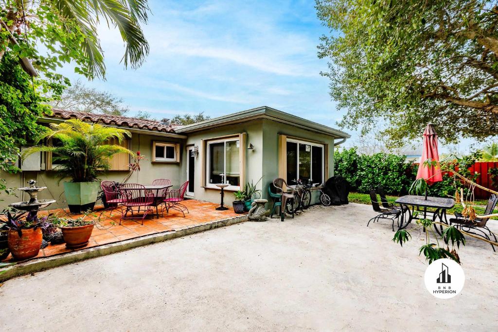 BnB Hyperion - Updated 1B1B Hideaway - Sleeps 3, Hollywood (updated ...