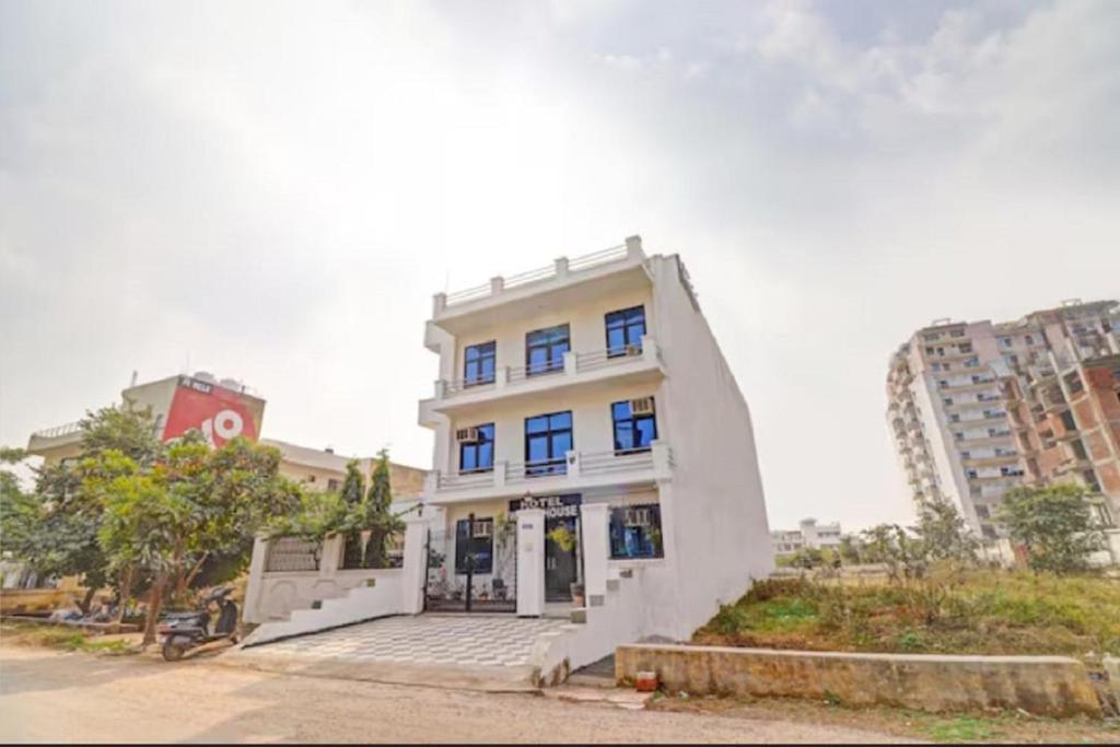 Hotel Olive Tree, Agra (updated prices 2025)