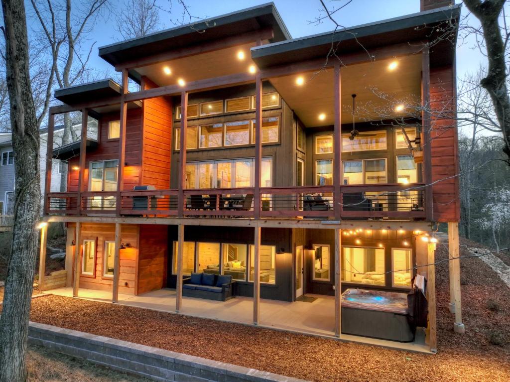 Modern River Retreat NEW Build in 2022, Blue Ridge (updated prices 2025)