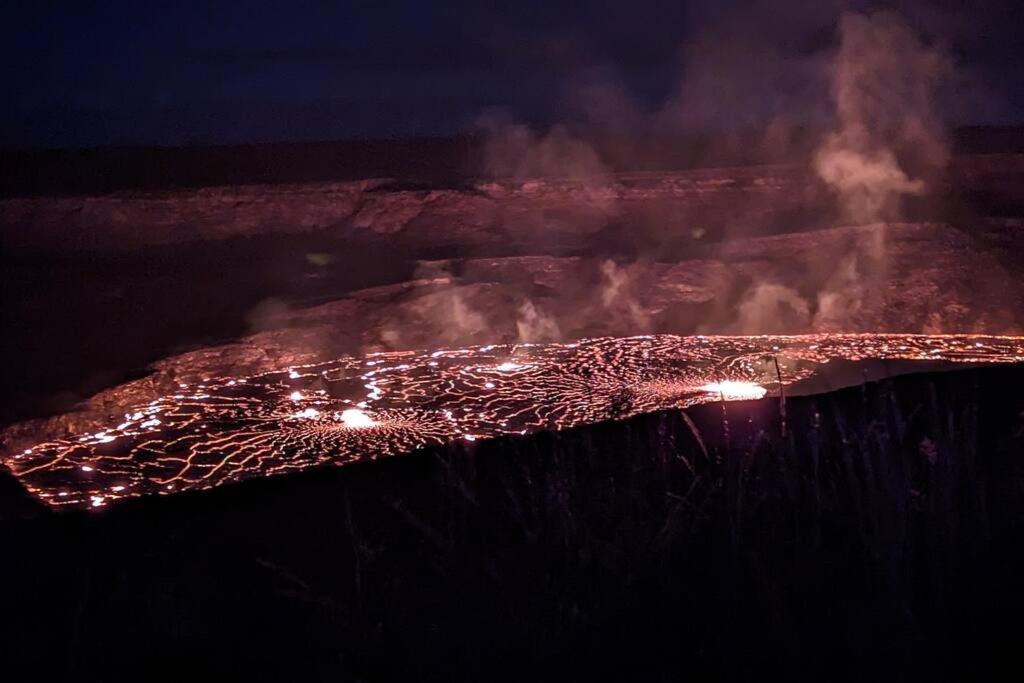 Local Living in Volcano Hawaii Breeze&5 mins to Volcano National Park ...