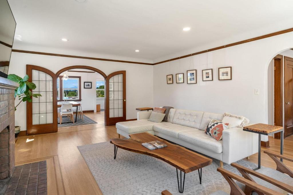 Perch - Phinney Ridge A, Seattle (updated prices 2026)