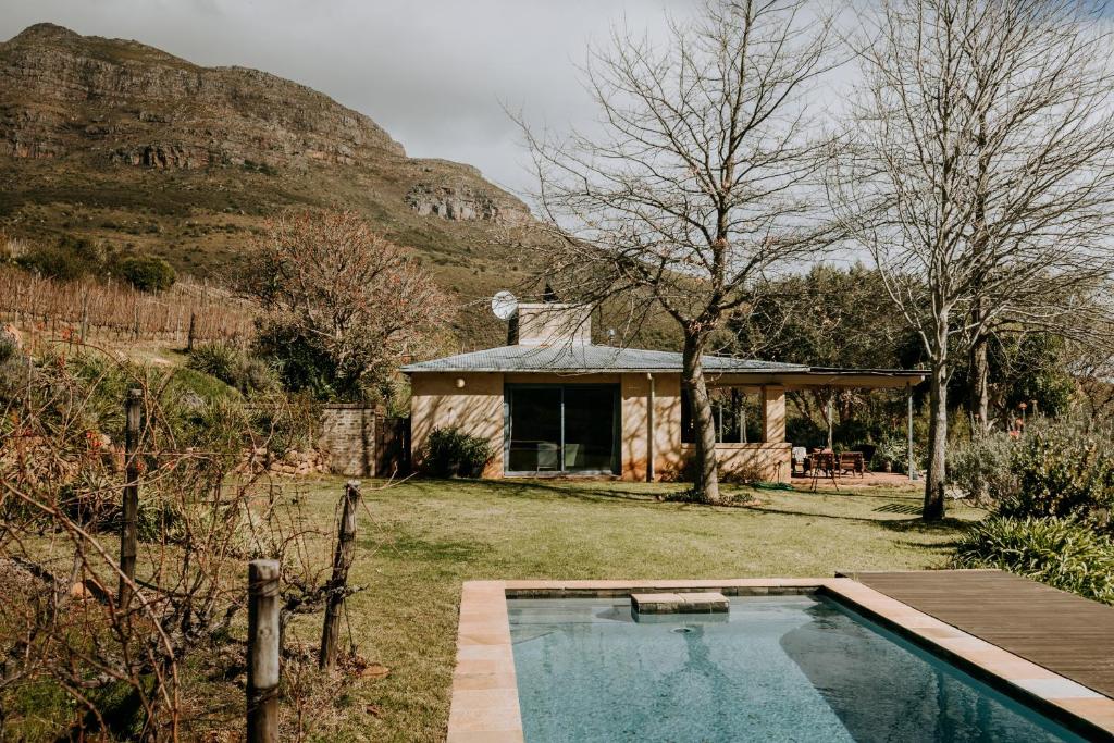 little villa in the vineyard, Stellenbosch (updated prices 2026)
