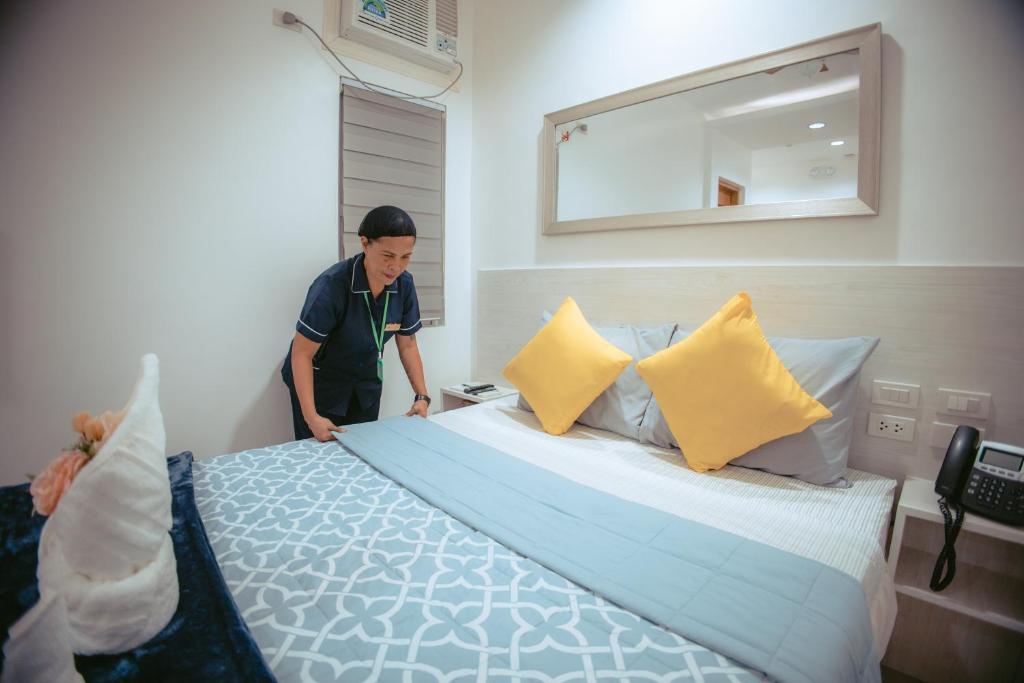 Graham Hotels & Suites, Angeles (updated prices 2026)
