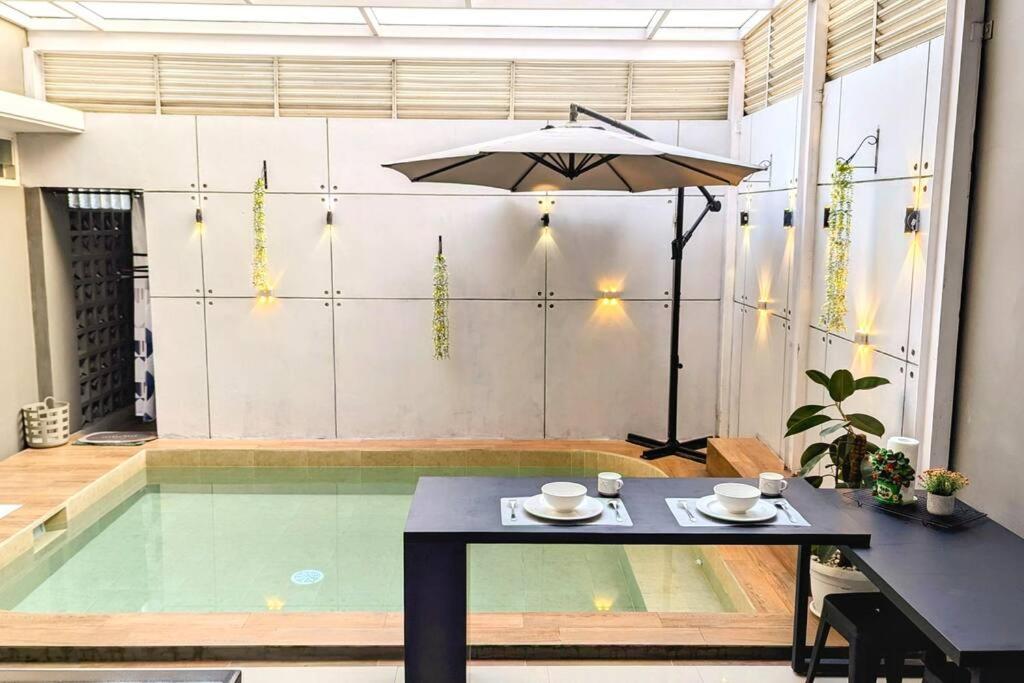 Cottonwood Villa Kuantan Jogja - Pool Netflix Gym, Ngabean ...