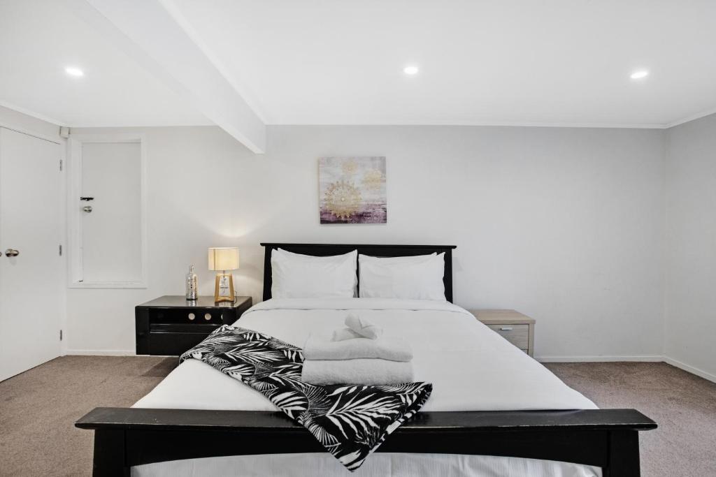 Sunny Beam Guest Suite with Parking and Kitchenette, Auckland ...