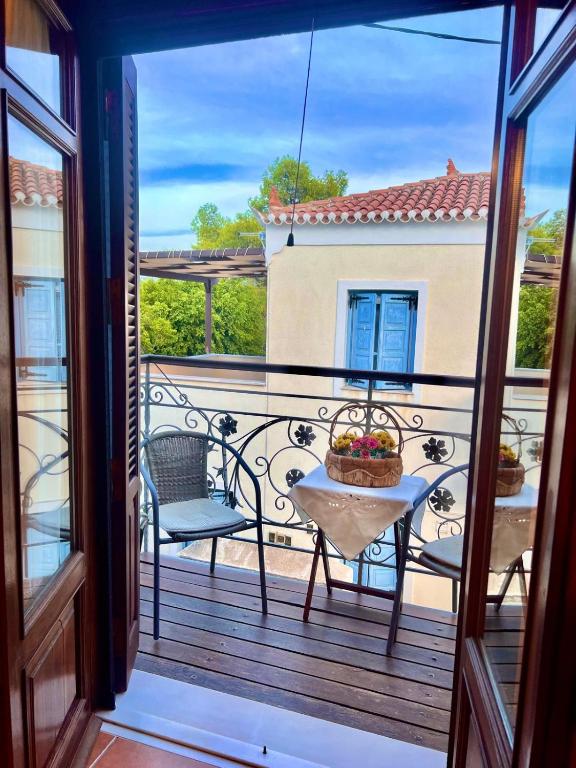 Alexjean cosy apartment close to beach and Dapia, Spetses (updated ...