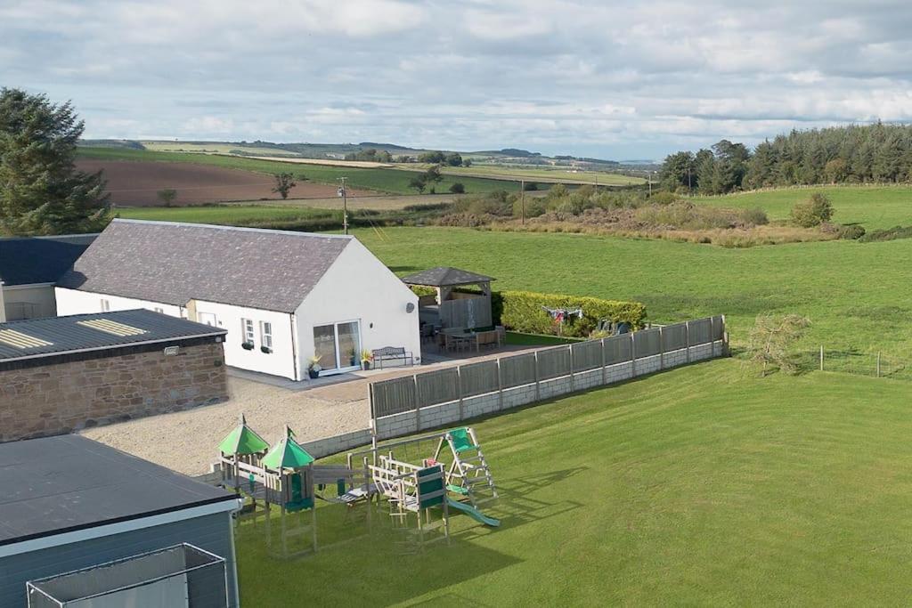 Bungalow with Hot Tub, BBQ Hut, Golf Net , Large Garden & Play Area ...