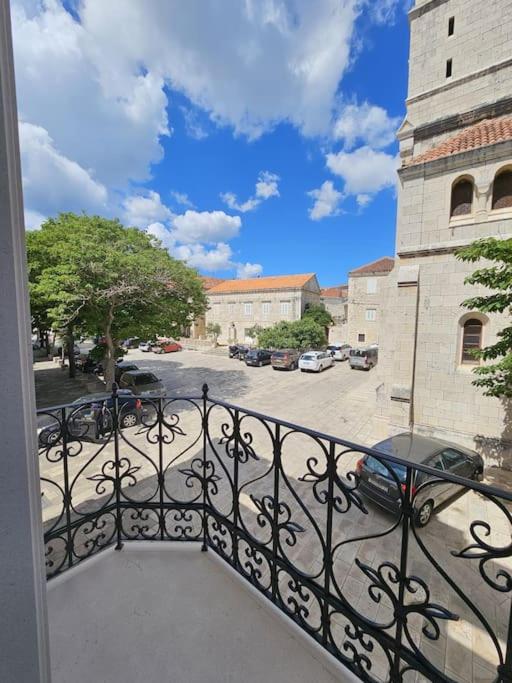 Old Palace, Selca (updated prices 2025)