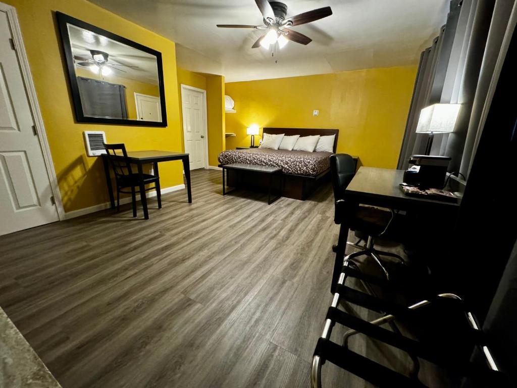 Carmel Wayfarer Inn, Carmel (updated prices 2025)