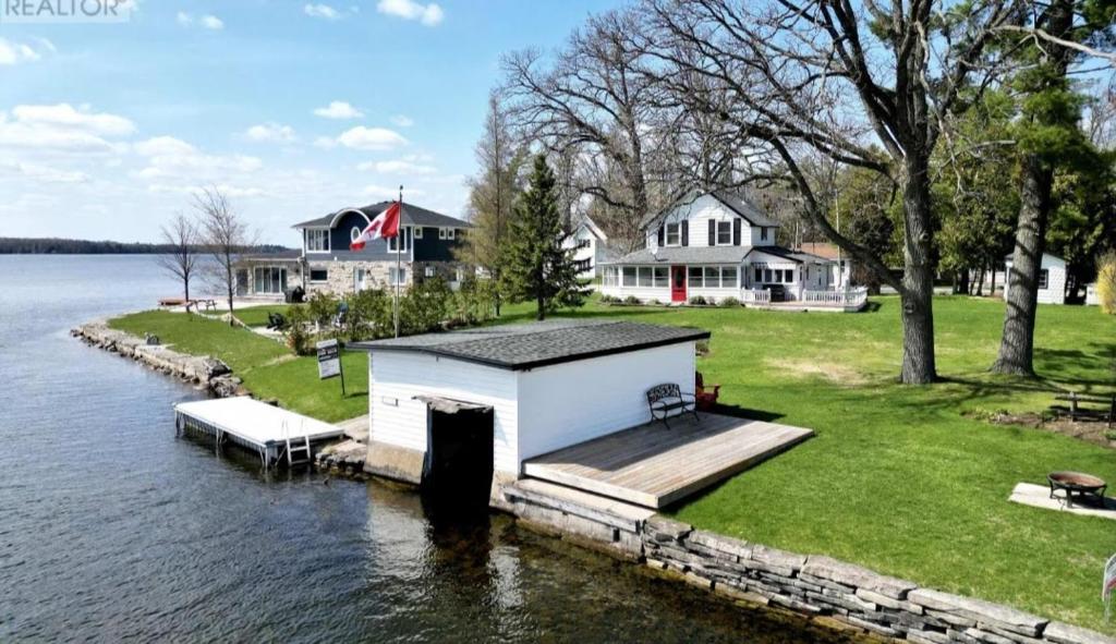 Rosedale Cottage@Baksam lake, Fenelon Falls (updated prices 2026)