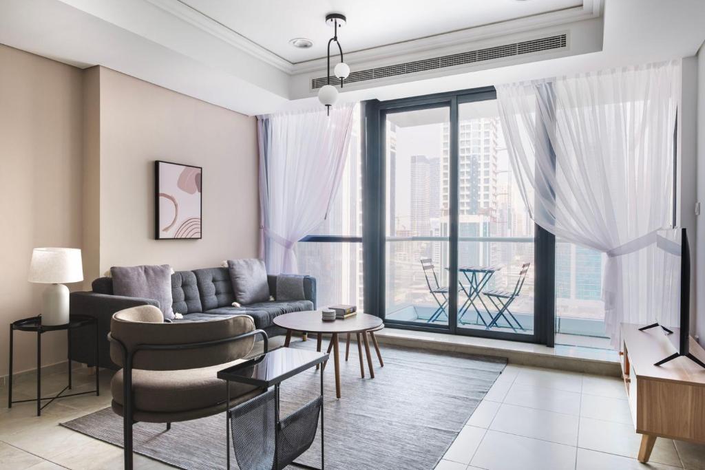 Blueground JLT lake view roof pool gym DXB-1546, Dubai (updated prices ...