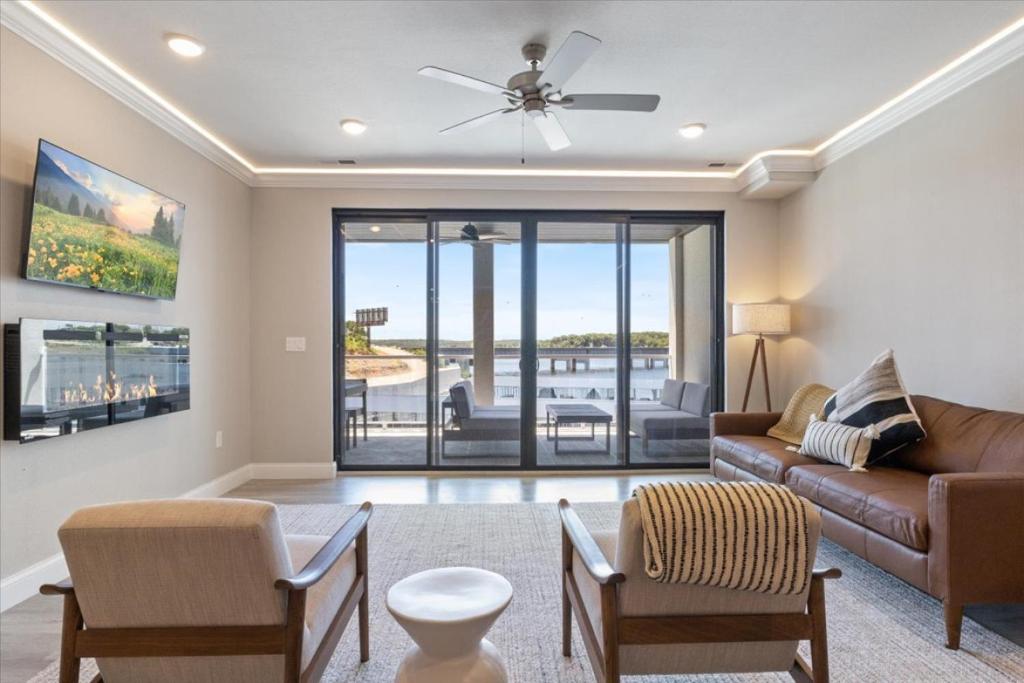 Horizon Hideaway - 2 Lakeside Pools, Firepits, Osage Beach (updated prices 2025)