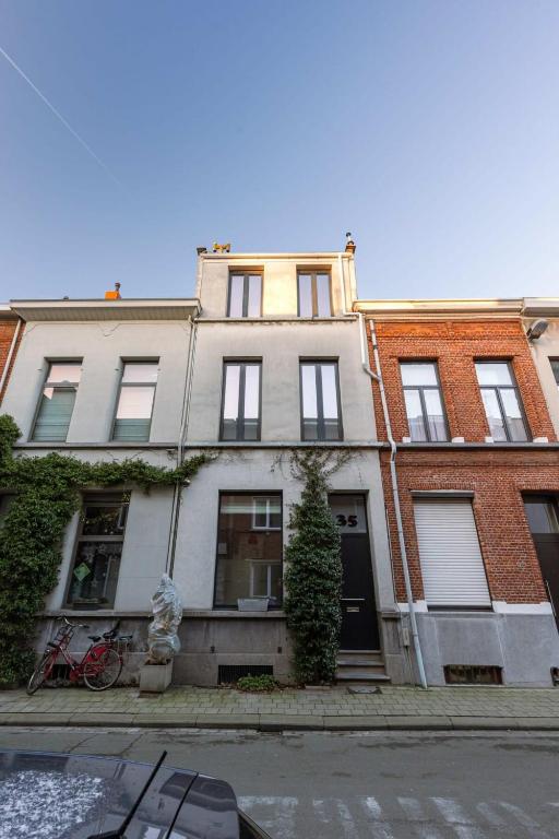 Huswell - Charming urban retreat, 15 Minutes from Station, Antwerp ...