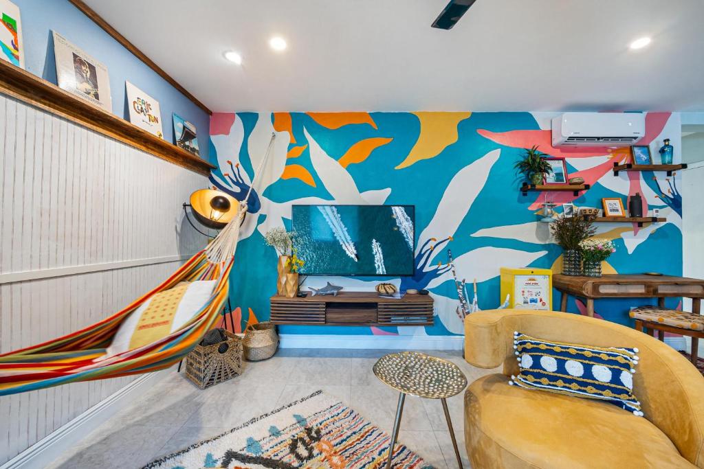 The SurfSide Hideout Charming Cozy Central, Miami (updated prices 2025)