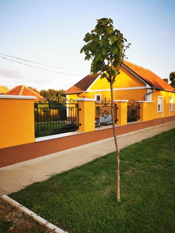 Mali Vrt, Melenci (updated prices 2025)