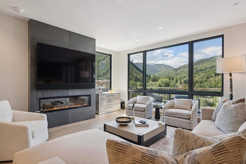 One Riverfront Condo 400 by East West Hospitality, Avon (updated prices ...