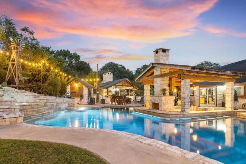 Texas Paradise Resort Style Pool 3 Acres, Cypress (updated prices 2025)