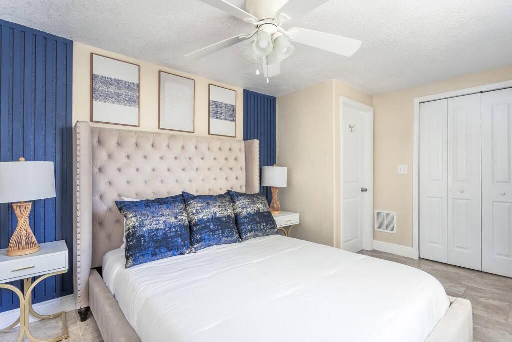 Charming Tiny Home- Cozy Escape with Modern Amenities, June Park (updated prices 2024)