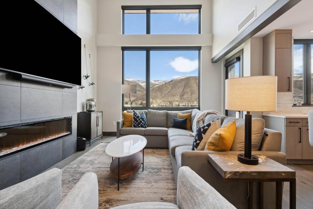 One Riverfront Condo 505 by East West Hospitality, Avon (updated prices ...