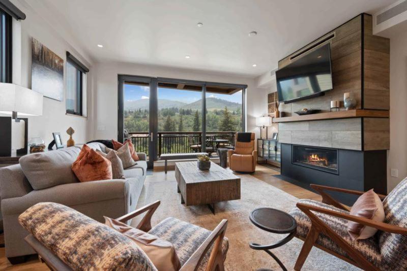 Riverfront Lodge 300 by East West Hospitality, Avon (updated prices 2026)