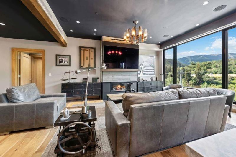 Riverfront Lodge 204 by East West Hospitality, Avon (updated prices 2026)