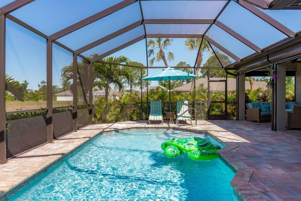 Heated Pool with BBQ, Outdoor Shower, Dining, Fire Pit Table, Rotonda ...