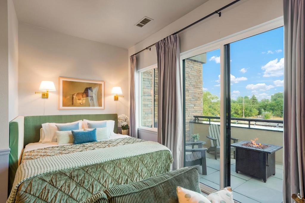 Golden Condo Patio with MTN Views Walk to DT Golden and School of Mines ...